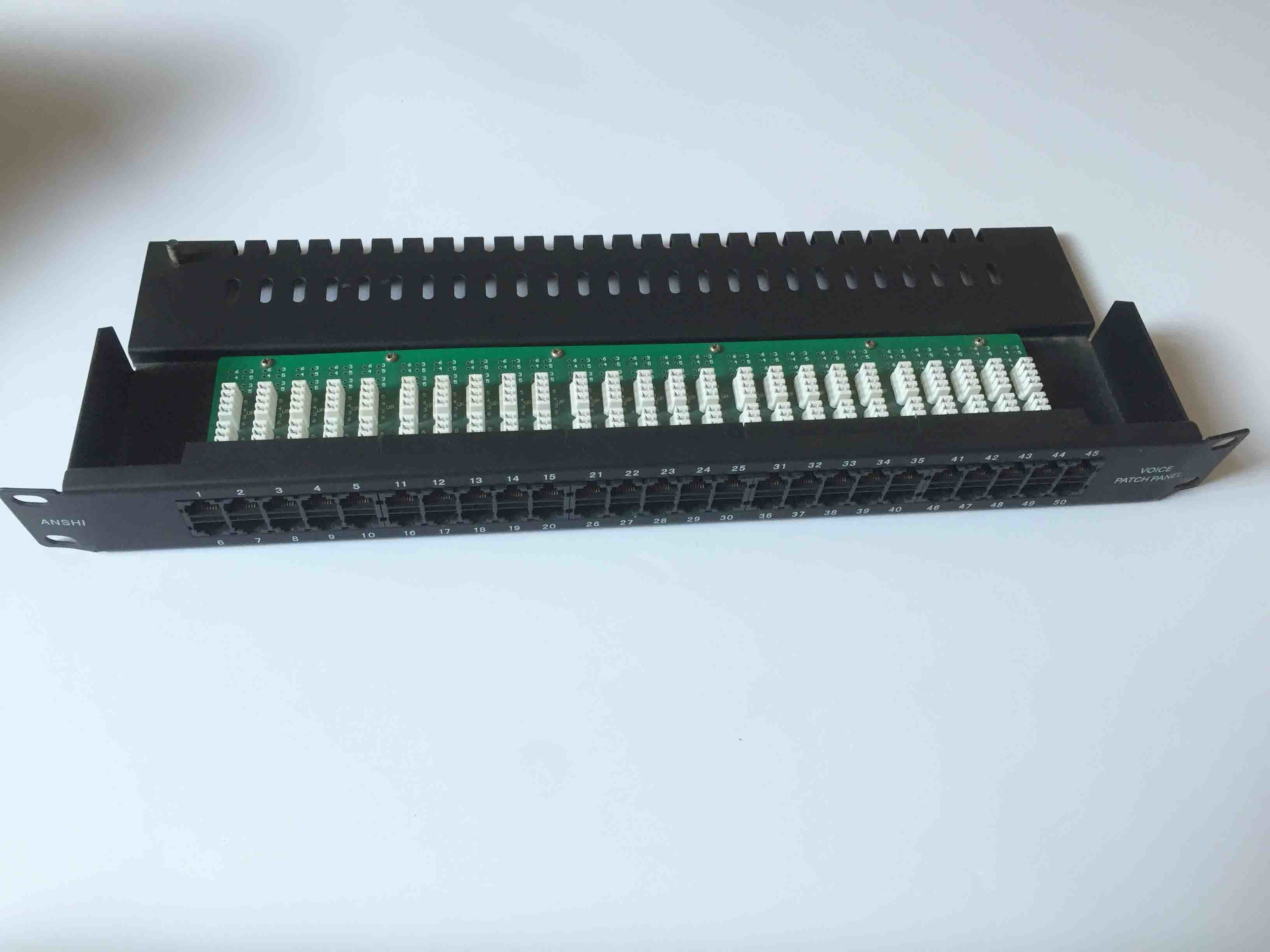 25 / 50 Port Voice Patch Panel 6P4C 110 IDC / Krone IDC With CAT 3 Modules